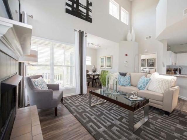 1 Br, 2 bath, Apartment 504 Chamberlain Ln