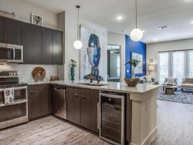 1 Br, 2 bath, Apartment 6848 Bandera Ave