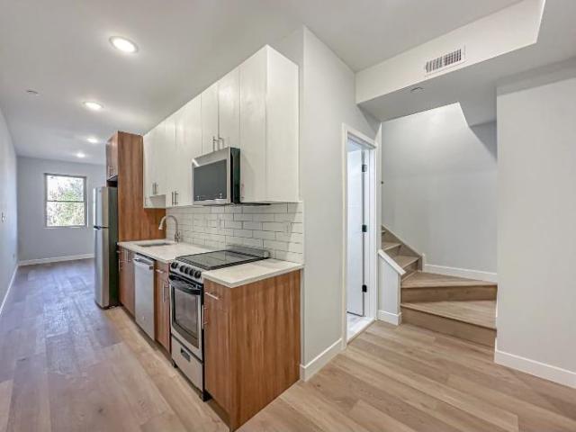1 Br, 2 bath, Condo 4217 Mantua Ave