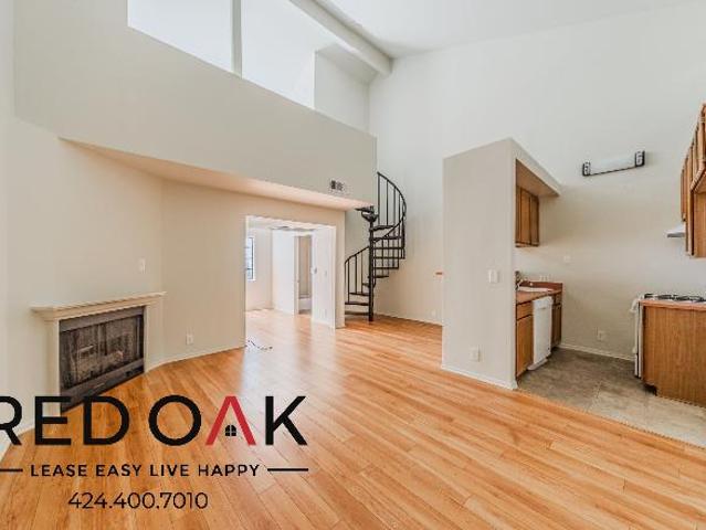 1 Br, 2 bath, Condo 4651 Cahuenga Boulevard