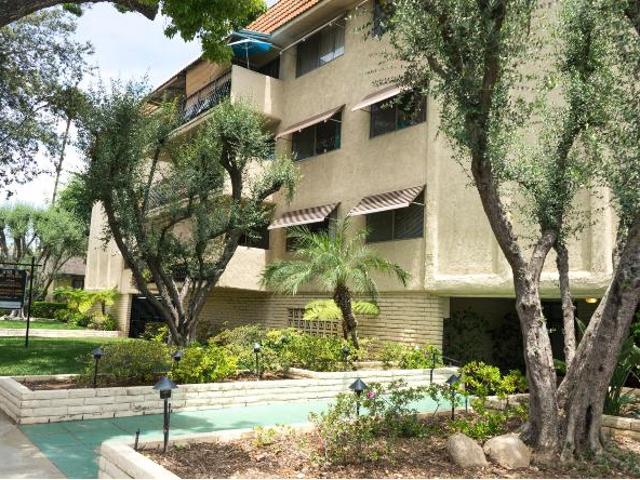 1 Br, 2 bath, Condo 518 El Molino Ave