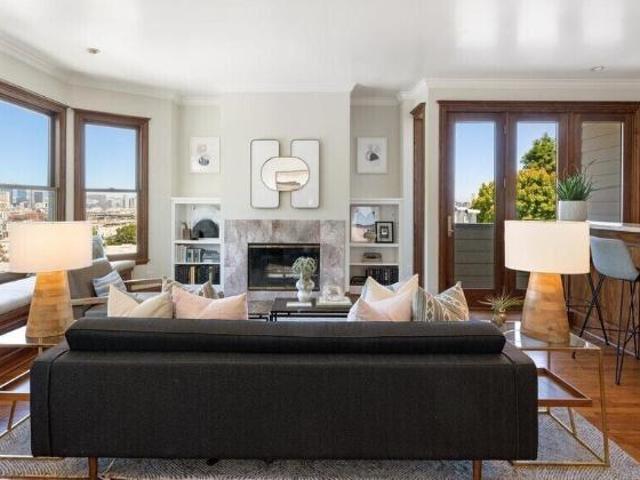 1 Br, 2 bath, Condo 561 Wisconsin St
