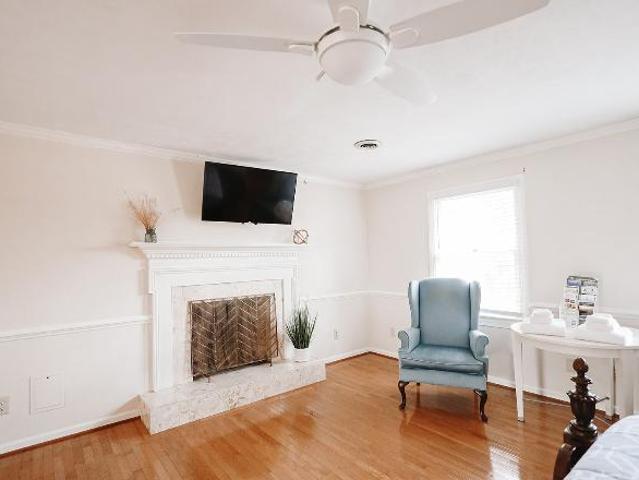 1 Br, 2 bath, Condo 589 Moore Road
