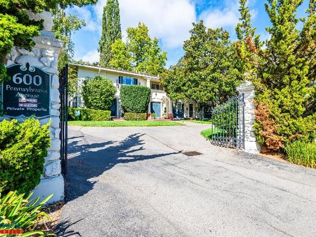 1 Br, 2 bath, Condo 600 Pennsylvania Ave
