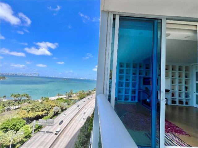 1 Br, 2 bath, Condo 601 NE 36th St