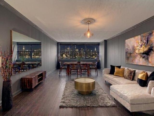 1 Br, 2 bath, Condo 7000 Boulevard East