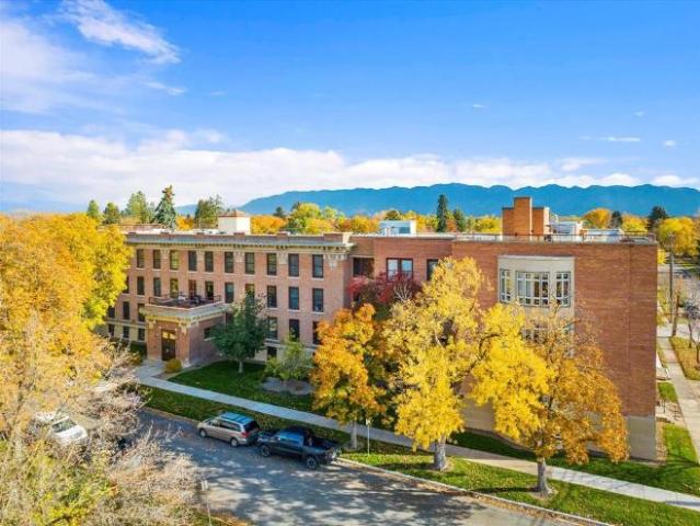 1 Br, 2 bath, Condo 723 5th Ave E