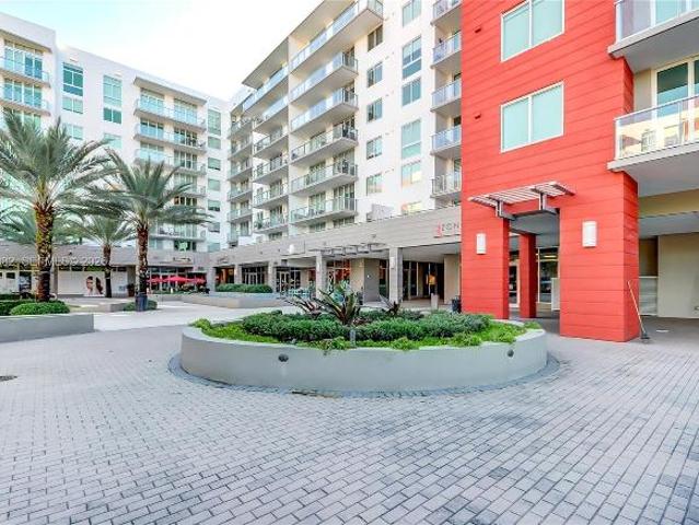1 Br, 2 bath, Condo 7661 NW 107th Ave