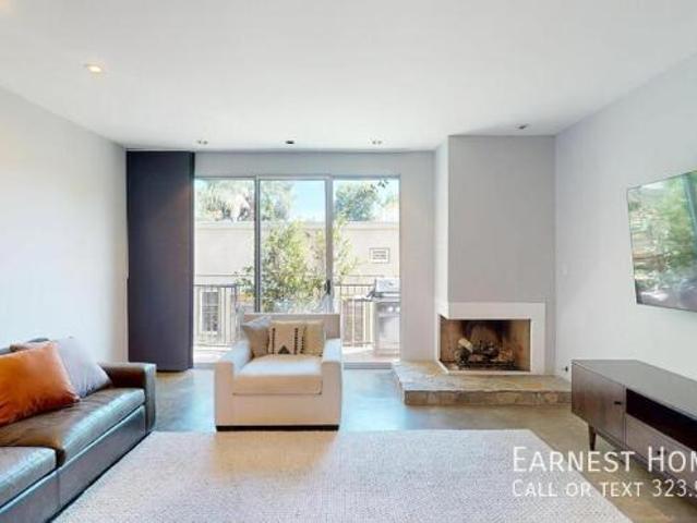 1 Br, 2 bath, Condo 849 N Sweetzer Ave