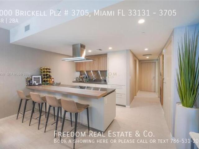1 Br, 2 bath, Condo 1000 Brickell Plz