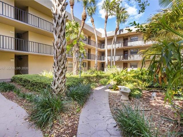 1 Br, 2 bath, Condo 10855 SW 112th Ave