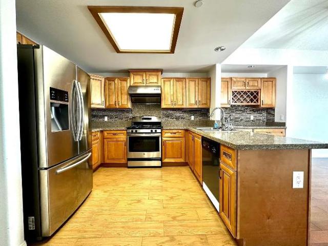 1 Br, 2 bath, Condo 11 S Third St
