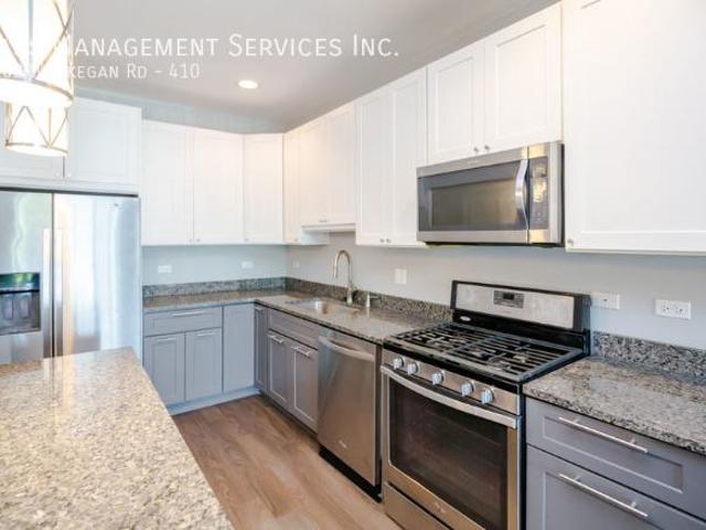 1 Br, 2 bath, Condo 1202 Waukegan Rd