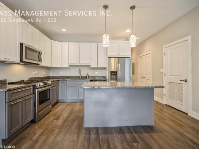 1 Br, 2 bath, Condo 1202 Waukegan Rd
