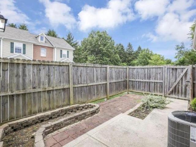 1 Br, 2 bath, Condo 120 Gifford Rd