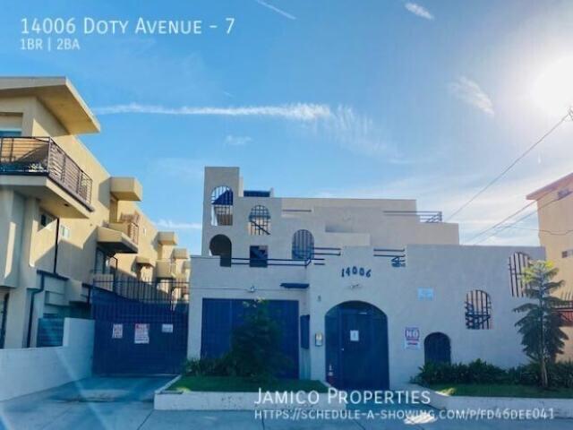 1 Br, 2 bath, Condo 14006 Doty Avenue
