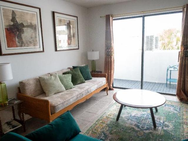 1 Br, 2 bath, Condo 1418 Collins Ave