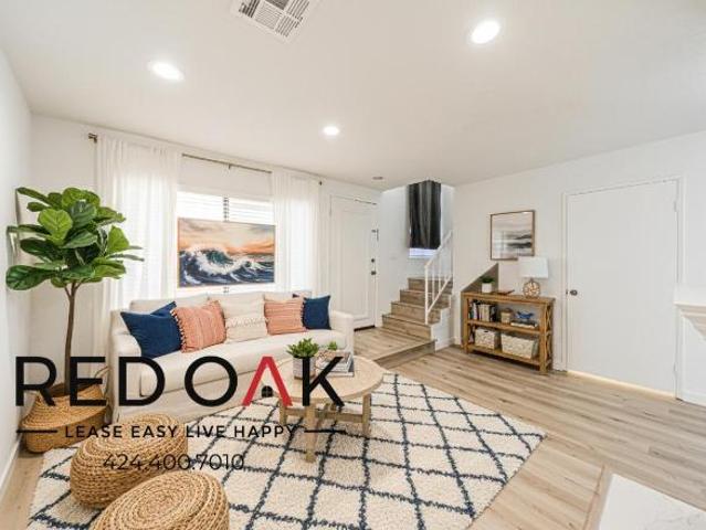 1 Br, 2 bath, Condo 15050 Moorpark Street