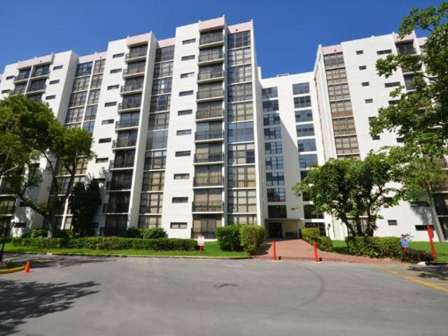 1 Br, 2 bath, Condo 17021 N Bay Rd