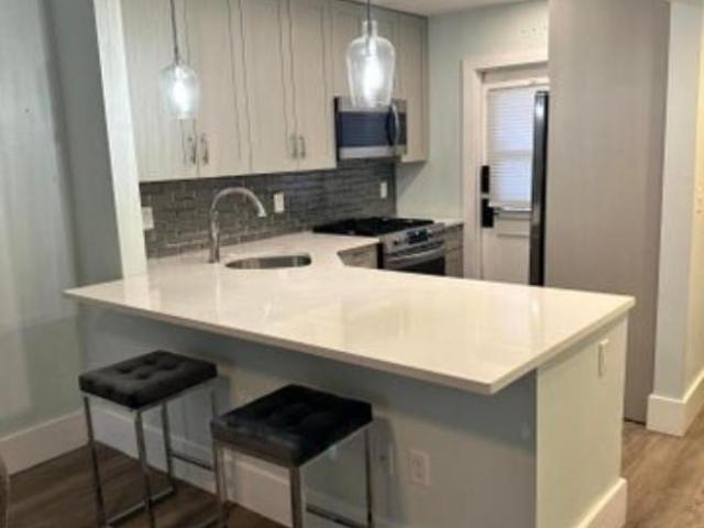 1 Br, 2 bath, Condo 200 E Royal Palm Road