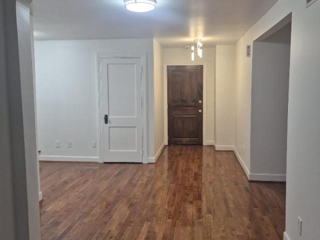 1 Br, 2 bath, Condo 2063 Beechmont Ave