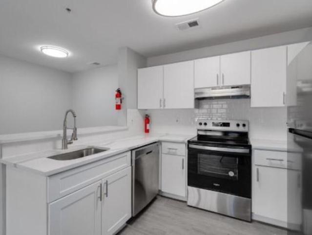 1 Br, 2 bath, Condo 225 W 4th St
