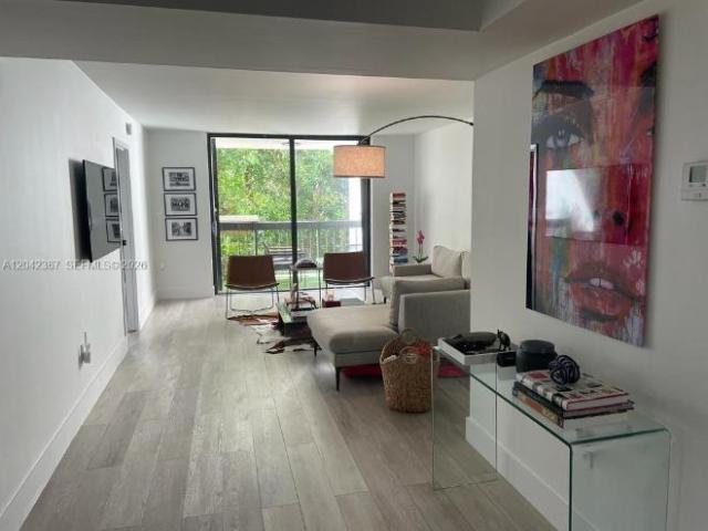 1 Br, 2 bath, Condo 2333 Brickell Ave