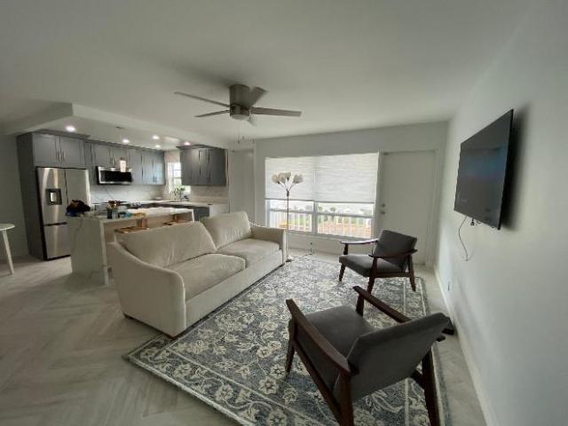 1 Br, 2 bath, Condo 2500 NE 48th Ln