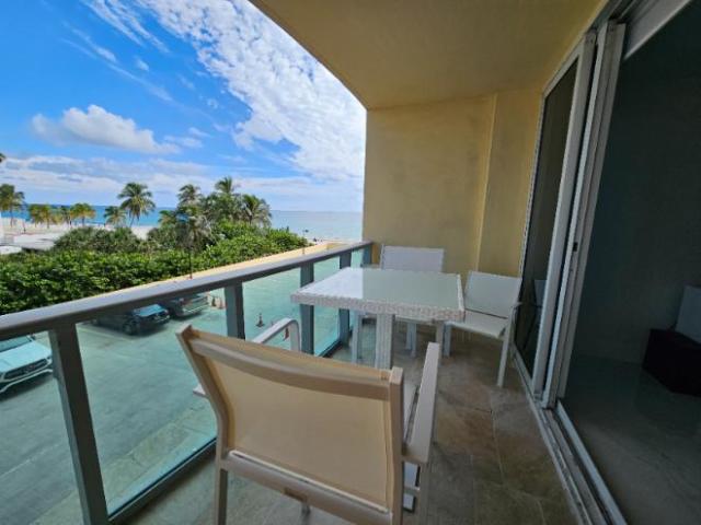 1 Br, 2 bath, Condo 2501 S Ocean Dr