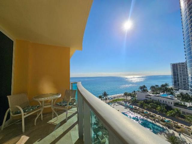 1 Br, 2 bath, Condo 2501 S Ocean Dr