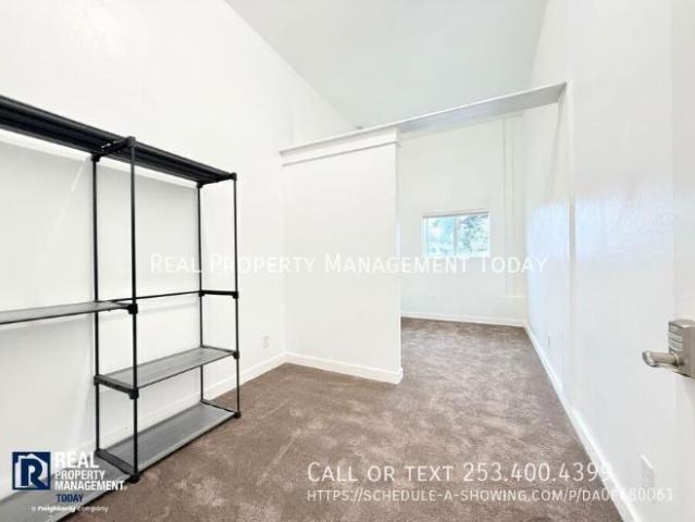 1 Br, 2 bath, Condo 2817 9th St SW