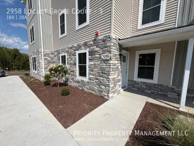 1 Br, 2 bath, Condo 2958 Locust Grove Court