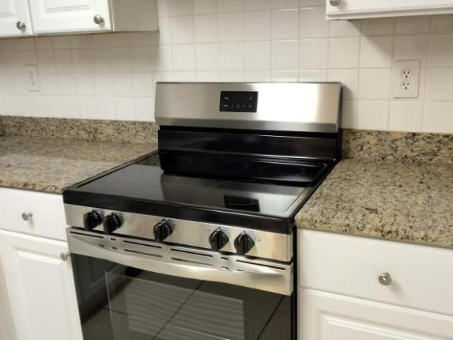 1 Br, 2 bath, Condo 3500 Washington St