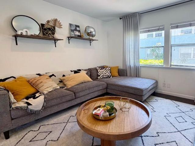 1 Br, 2 bath, Condo 3625 Kalsman Dr