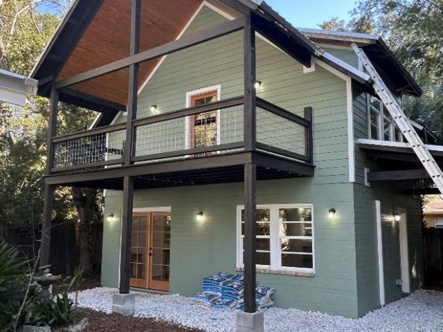 1 Br, 2 bath, Single Family 1025 NW 11th Ave