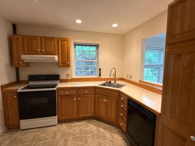 1 Br, 2 bath, Single Family 109 Main St