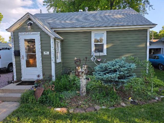 1 Br, 2 bath, Single Family 542 E 10th St