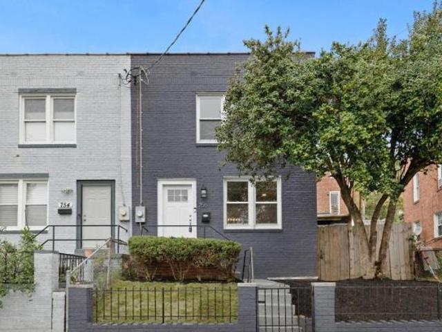 1 Br, 2 bath, Single Family 756 Upsal St Se