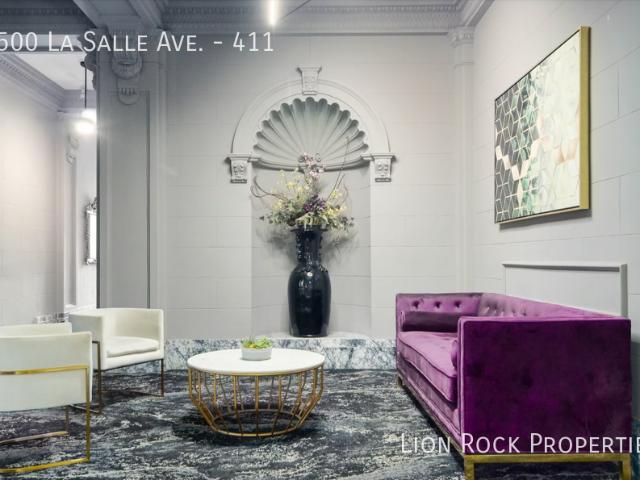 1 BR, 2 BA Apartment 1500 La Salle Ave Minneapolis, MN 55403