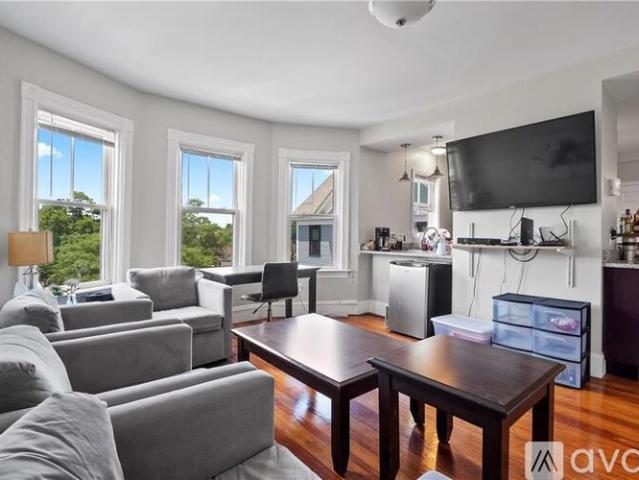 1 BR, 2 BA Apartment 171 Prospect St, Unit 1, Providence, RI 02906