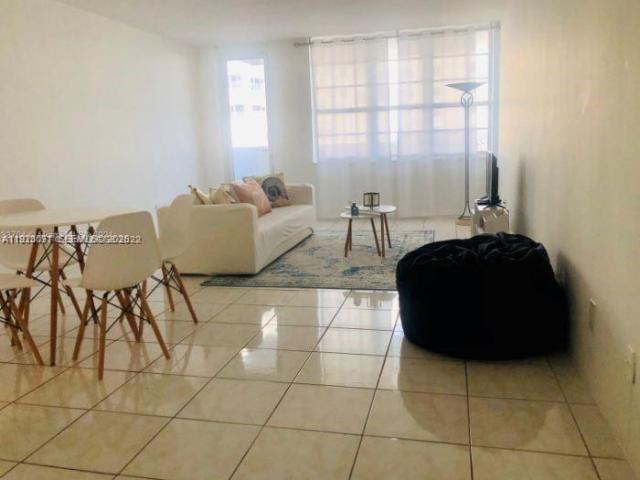 1 BR, 2 BA Apartment 100 Lincoln Road, Miami Beach, FL 33139