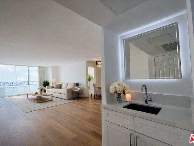 1 BR, 2 BA Apartment 10390 Wilshire Boulevard, Los Angeles, CA 90024