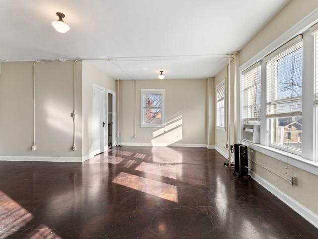 1 BR, 2 BA Apartment 111 East 16th St Indianapolis, IN 46202