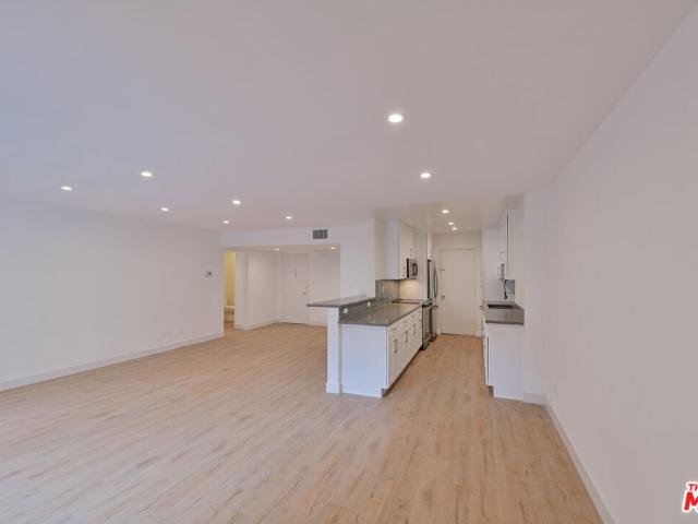 1 BR, 2 BA Apartment 136 South Palm Drive, Beverly Hills, CA 90212