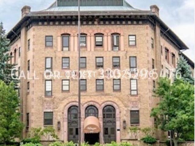 1 BR, 2 BA Apartment 2450 Derbyshire Rd, Cleveland, OH 44106