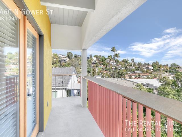 1 BR, 2 BA Apartment 2460 N Gower St, Los Angeles, CA 90068