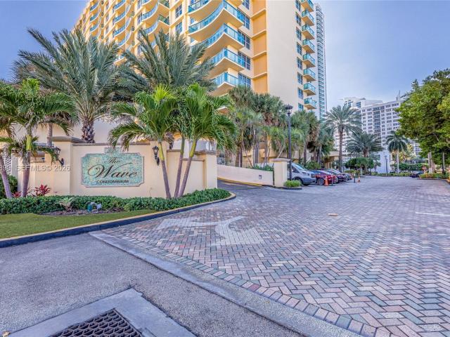1 BR, 2 BA Apartment 2501 South Ocean Drive, Hollywood, FL 33019
