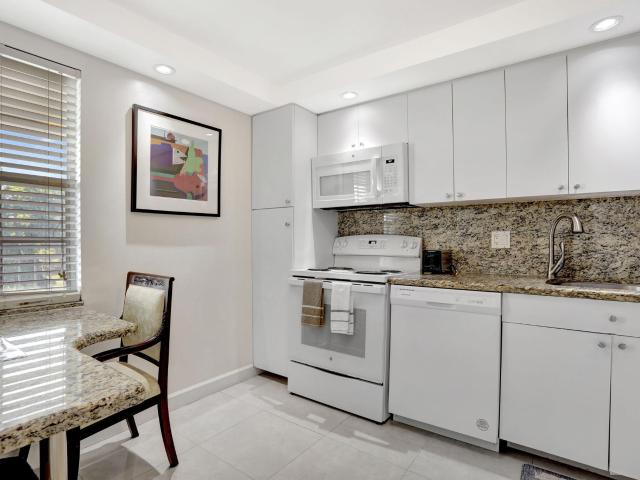 1 BR, 2 BA Apartment 2851 South Palm Aire Drive, Pompano Beach, FL 33069