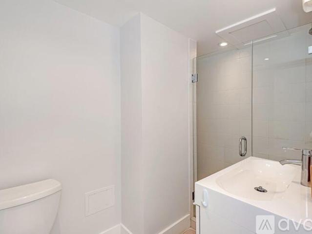 1 BR, 2 BA Apartment 2301 Collins Avenue, Unit 1416, Miami Beach, FL 33139