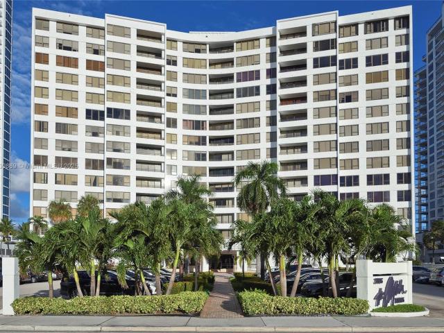 1 BR, 2 BA Apartment 3505 South Ocean Drive, Hollywood, FL 33019